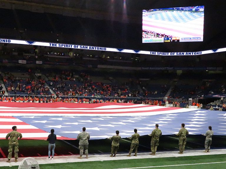 UTSA honors military, first responders – 210 GAMEDAY