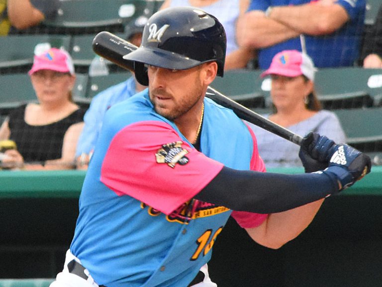 Milwaukee-Brewers-Travis-Shaw-3535 – 210 GAMEDAY