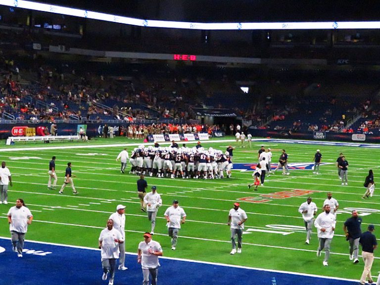 UTSA-Army-Alamodome-1644 – 210 GAMEDAY