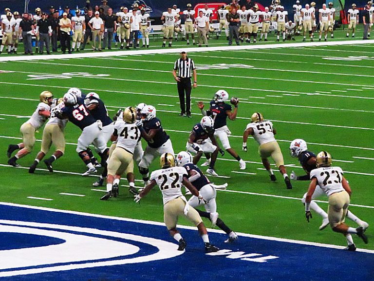 Scenes from UTSA vs. Army football – 210 GAMEDAY