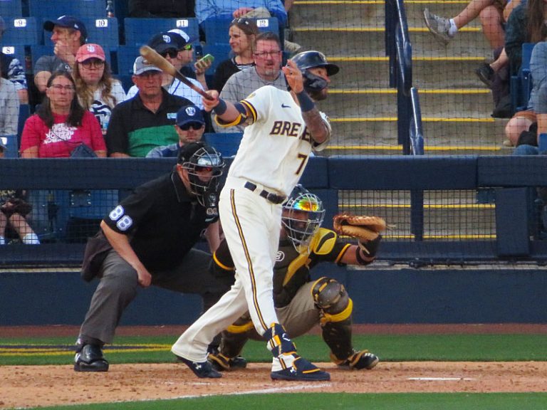 Lucas-Erceg-Brewers-3650 – 210 GAMEDAY